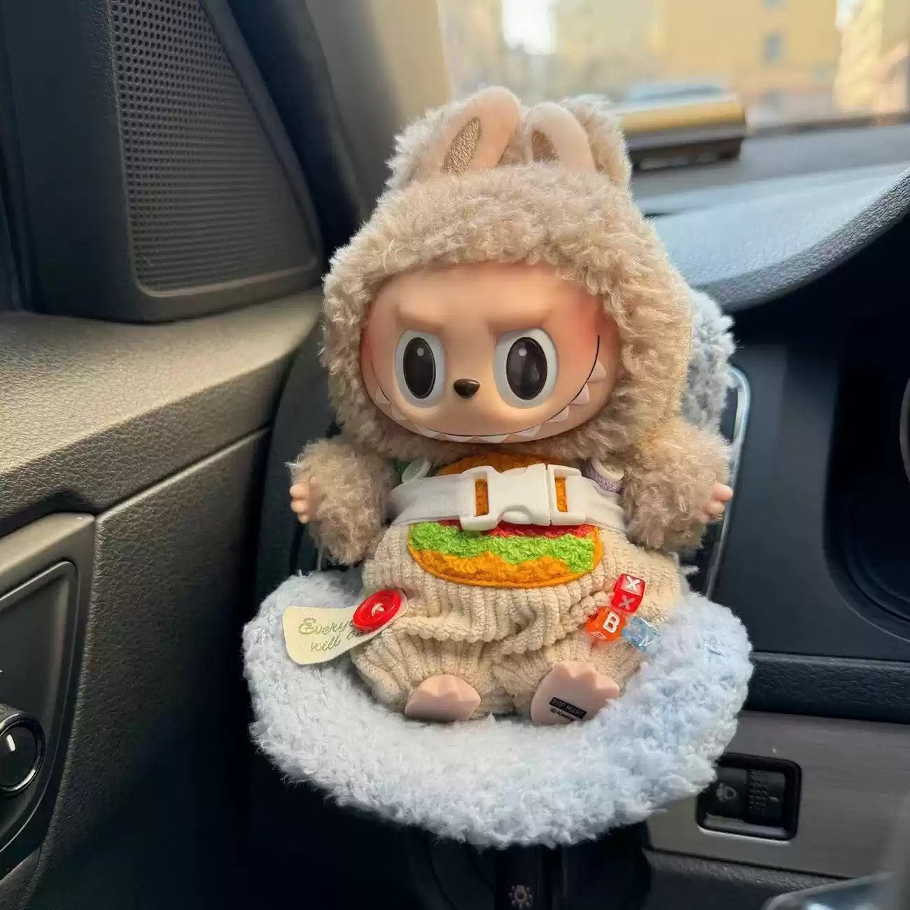 LABUBU LIGHT CAR SEAT – LONDON FEMME