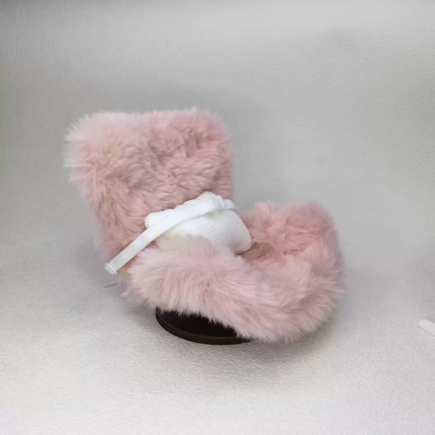 LABUBU CAR SEAT – LONDON FEMME